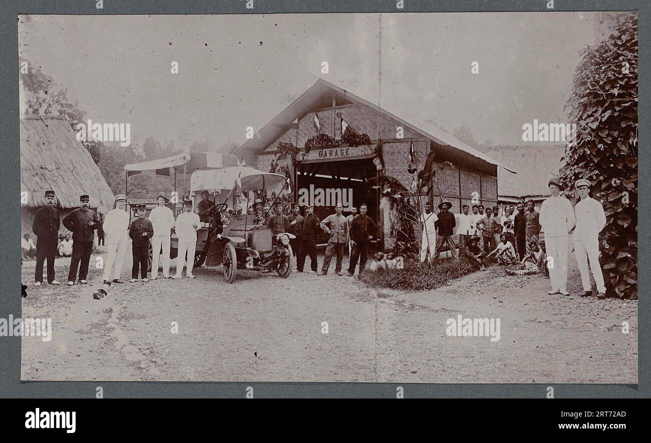 Colonial Dutch Empire in Indonesia, 1900, Officers with car in bivouac ...