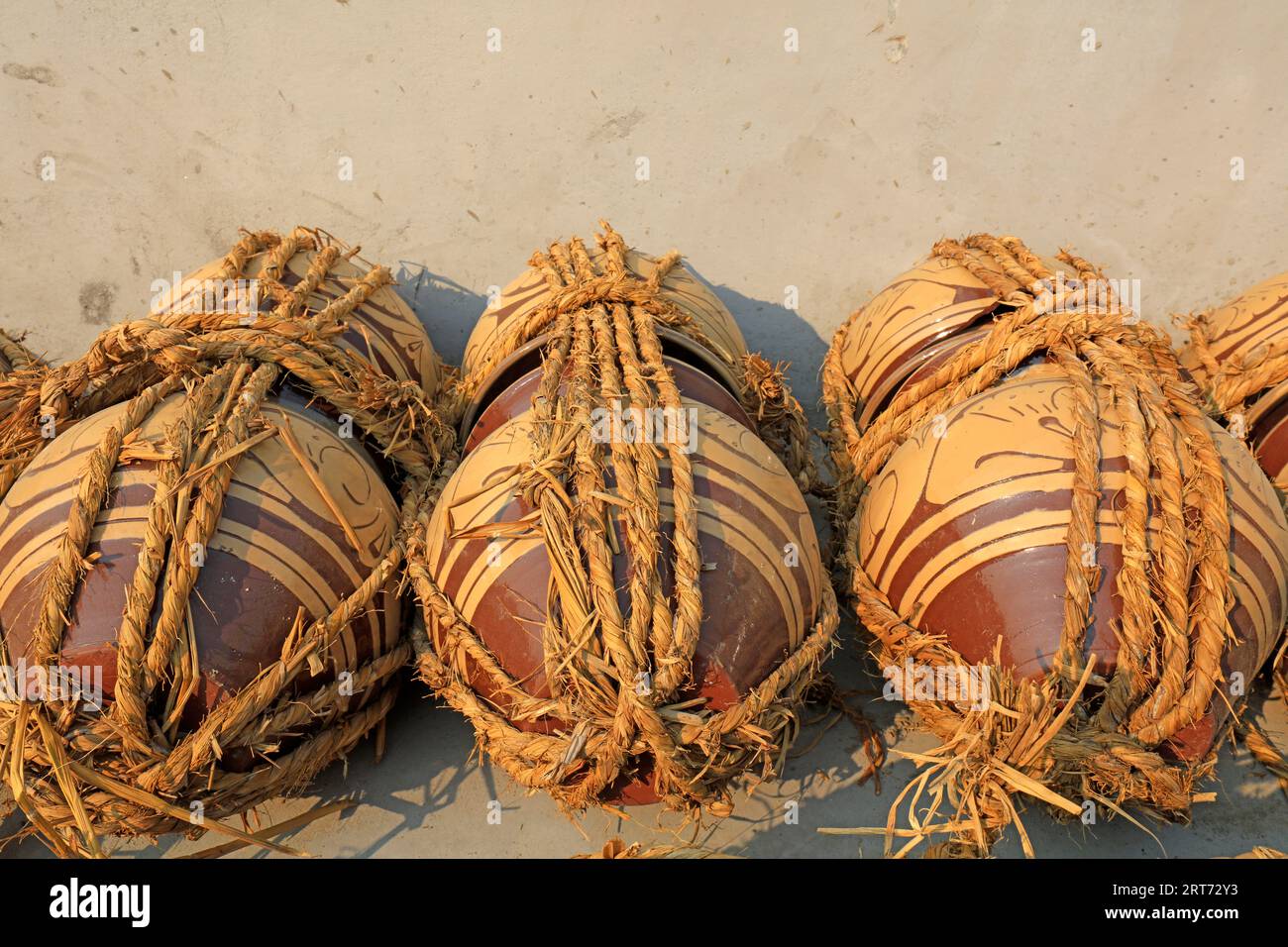 Straw containers hi-res stock photography and images - Alamy