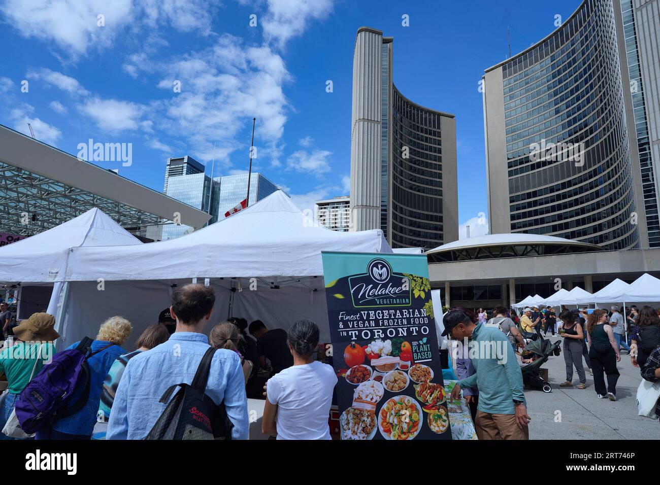 Food vendor booths hi-res stock photography and images - Alamy