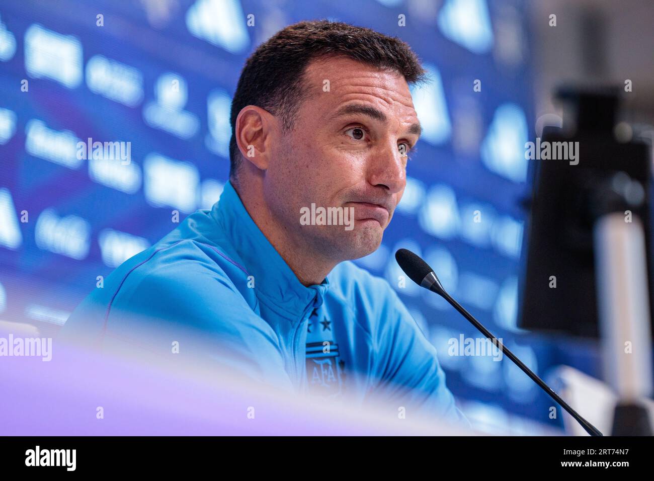 Lionel Scaloni press conference Stock Photo - Alamy
