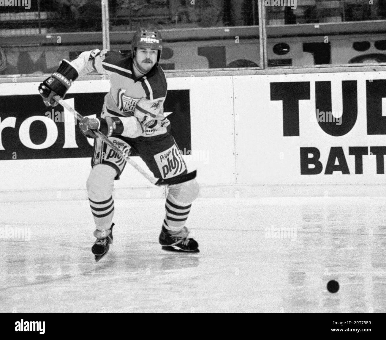 Calgary flames Black and White Stock Photos & Images - Alamy