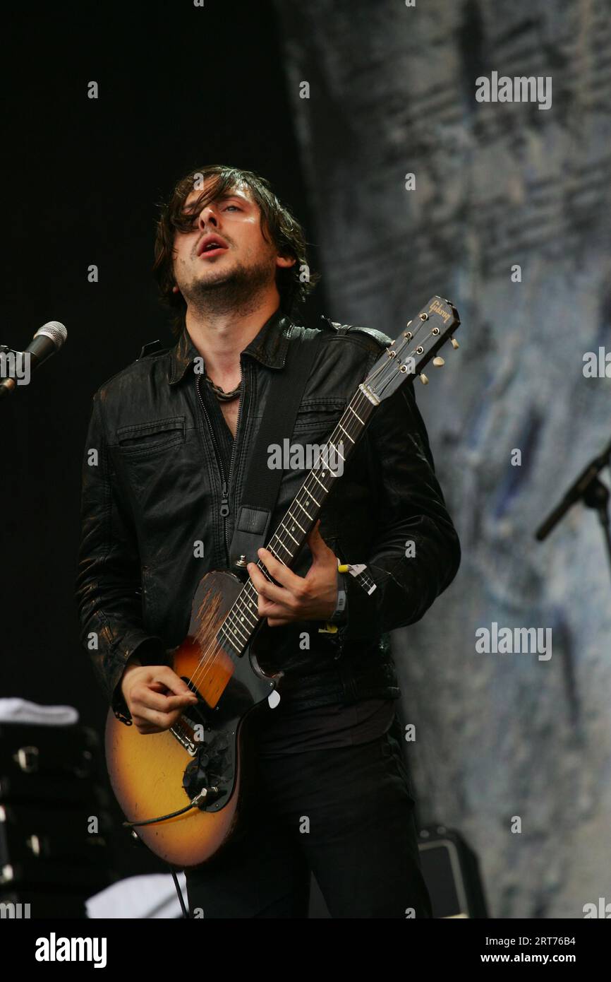 Dirty Pretty Things performing at Glastonbury Festival 2007 Stock Photo ...