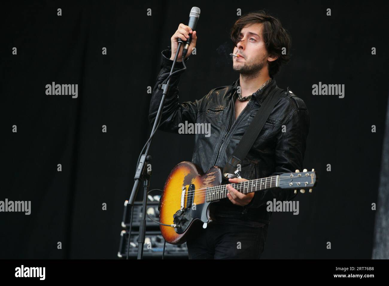 Dirty Pretty Things performing at Glastonbury Festival 2007 Stock Photo ...