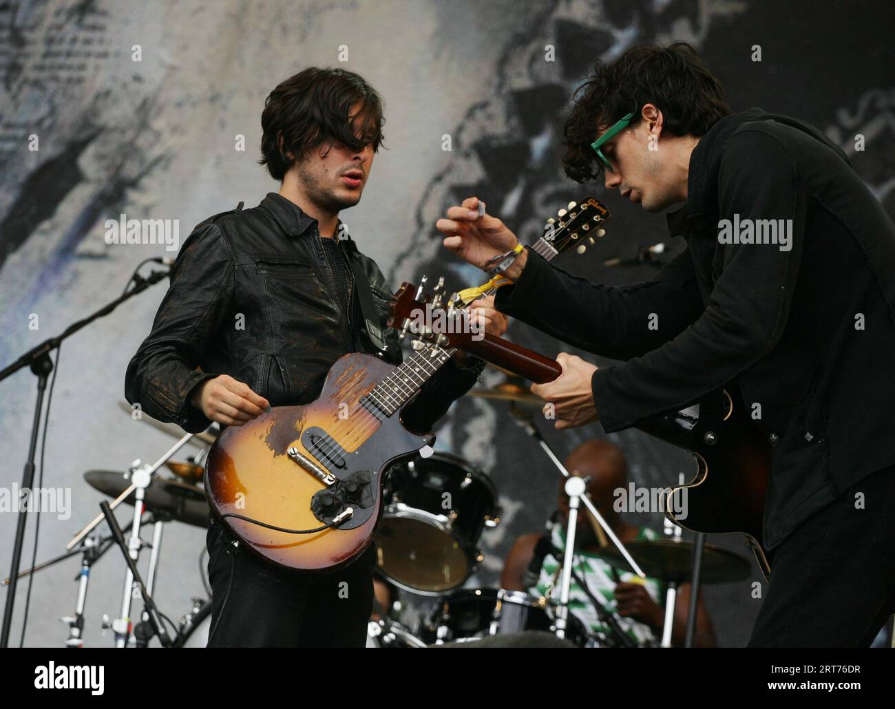 Dirty Pretty Things performing at Glastonbury Festival 2007 Stock Photo ...