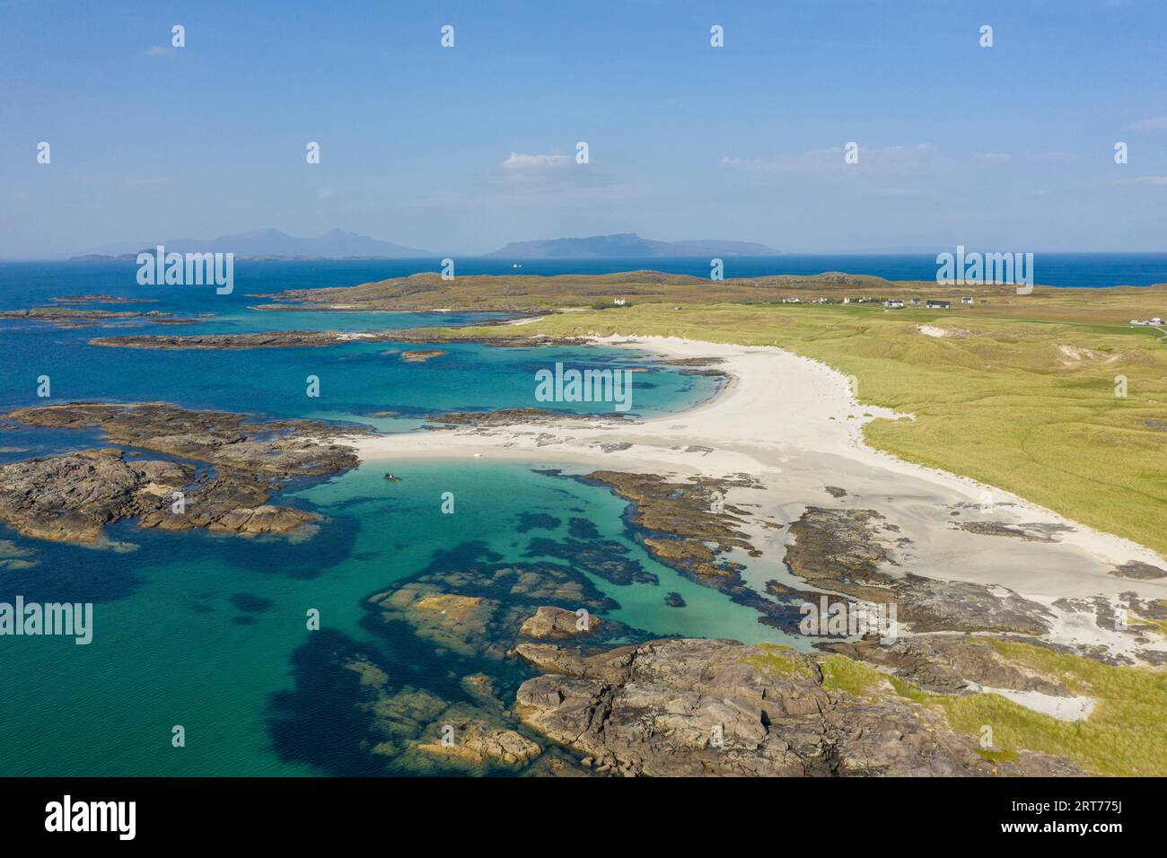 The white sandy beaches and turquoise waters of Sanna Bay, Ardnamurchan ...