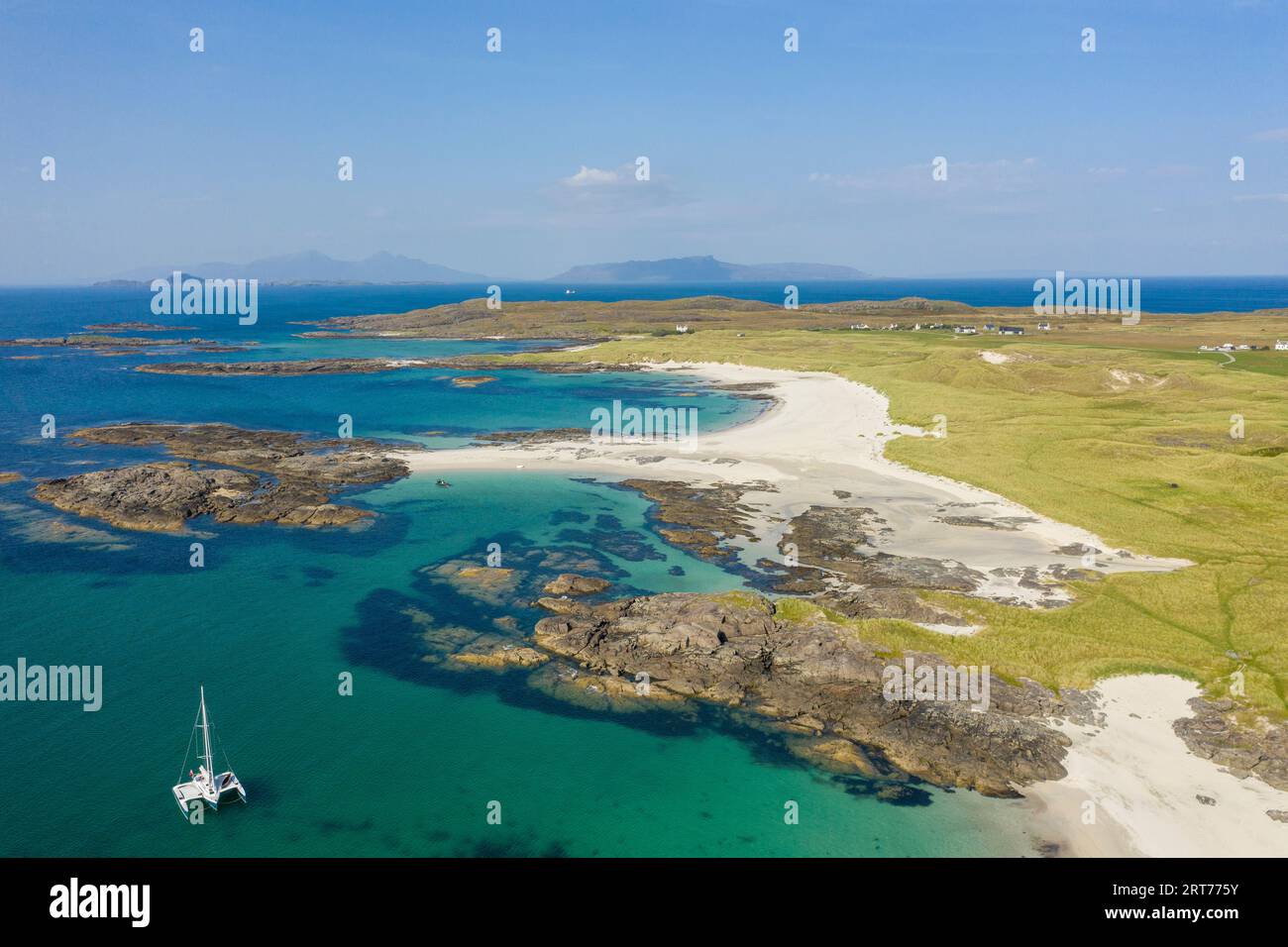 The white sandy beaches and turquoise waters of Sanna Bay, Ardnamurchan ...