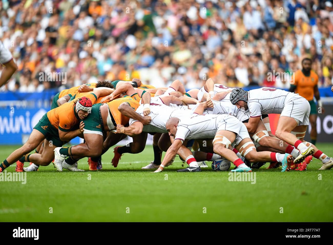 Rugby scrummage hi-res stock photography and images - Alamy