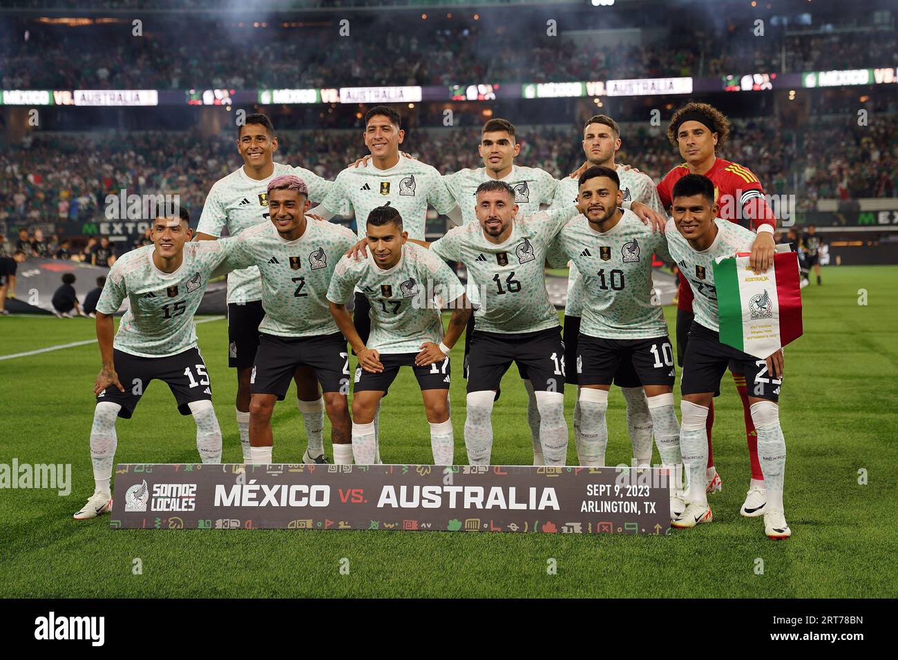 Arlington, Texas, United States: The Mexican national soccer team poses ...