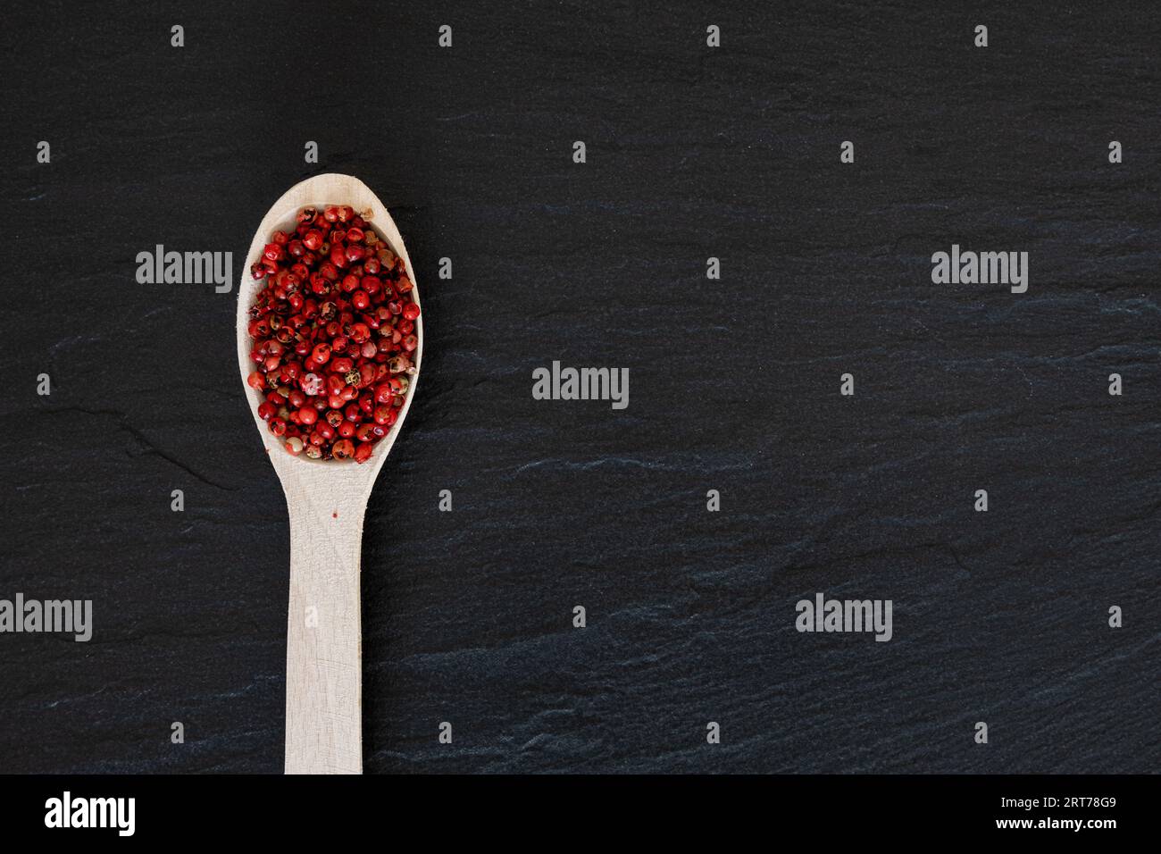 Spoon red peppers seed hi-res stock photography and images - Alamy
