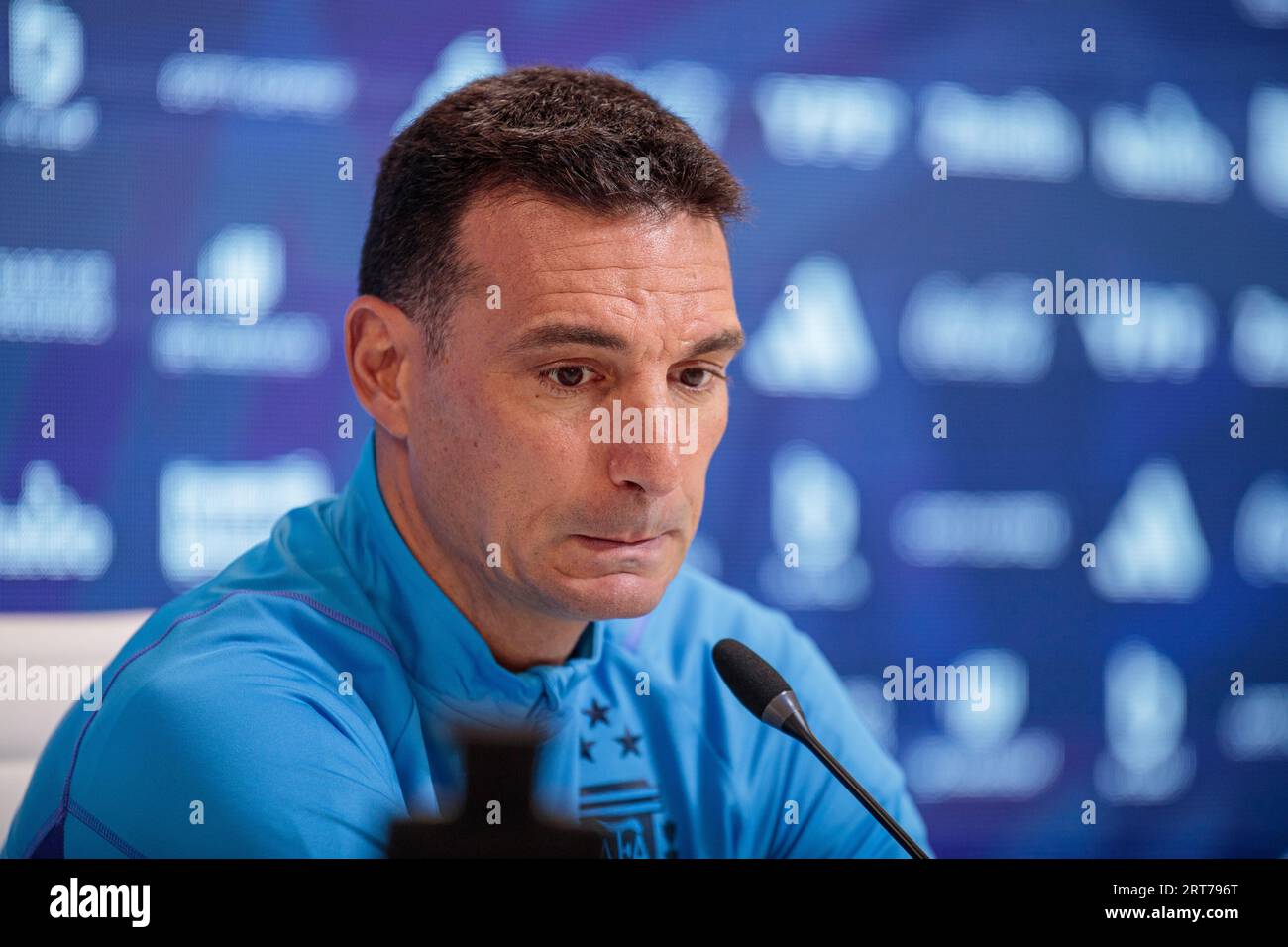 Lionel Scaloni press conference Stock Photo - Alamy