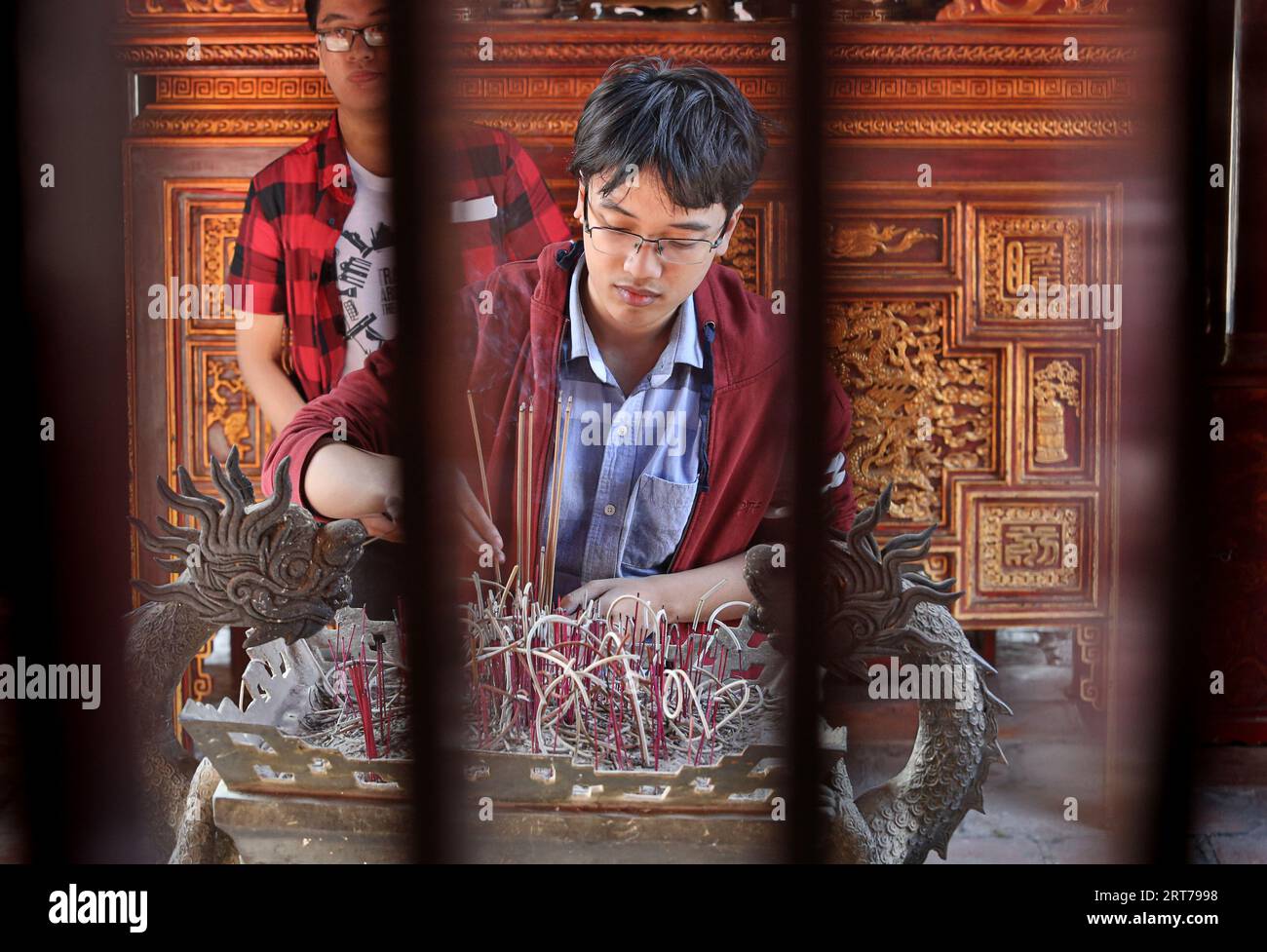 Confucius as a young man hi-res stock photography and images - Alamy