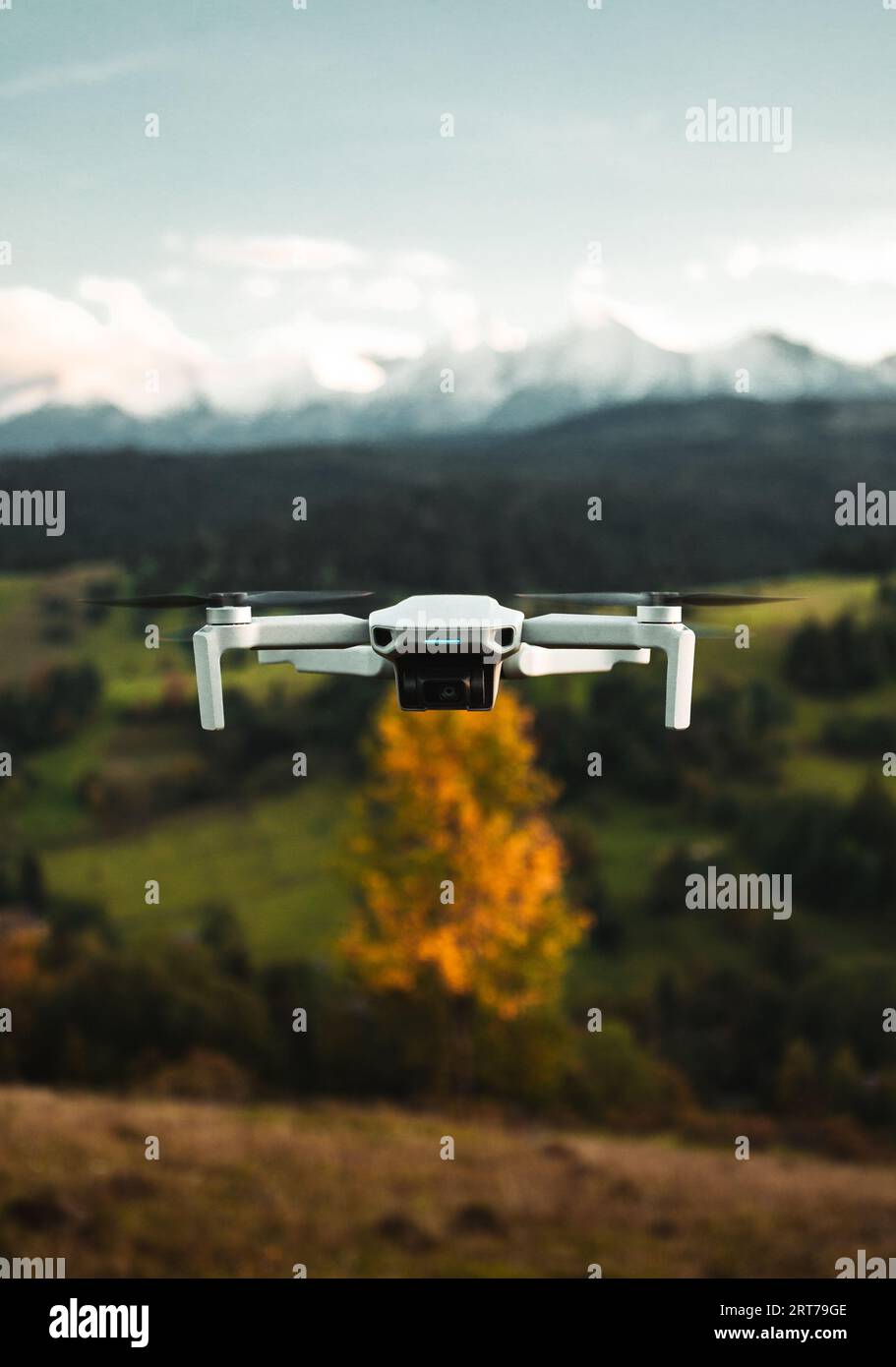 Drone flying up snowy forest hi-res stock photography and images - Alamy