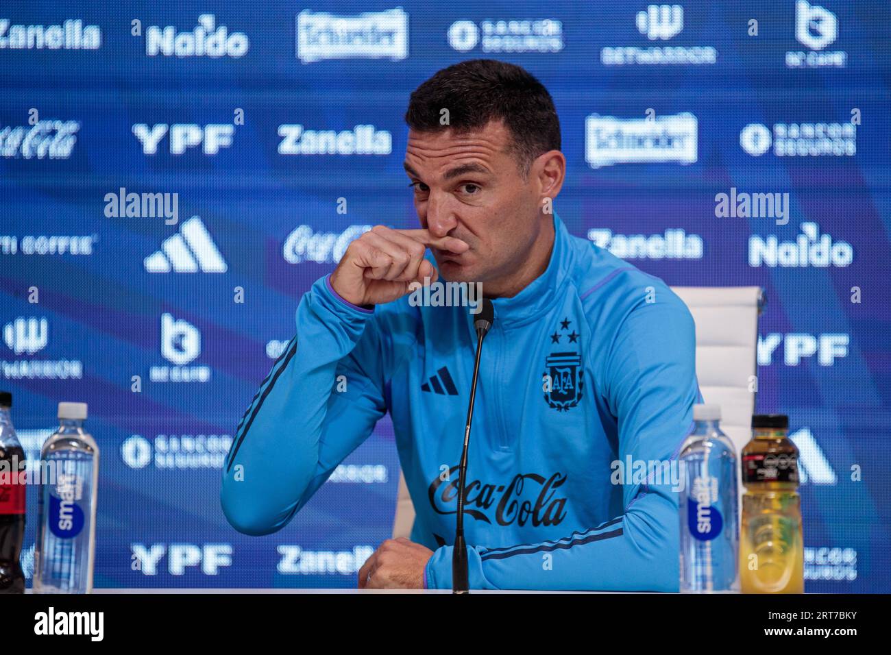 Lionel Scaloni press conference Stock Photo - Alamy