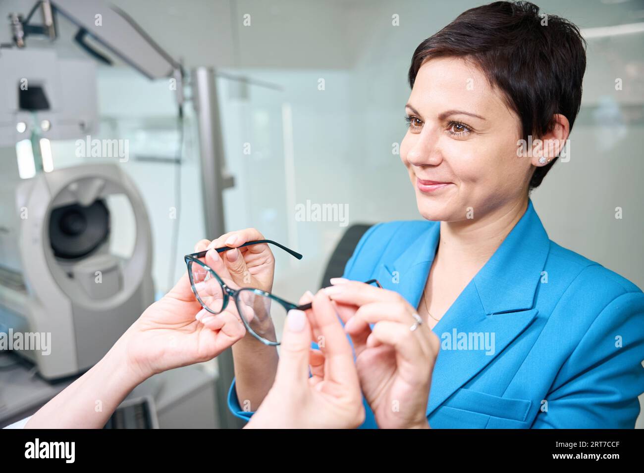 Optical dispenser hi-res stock photography and images - Alamy