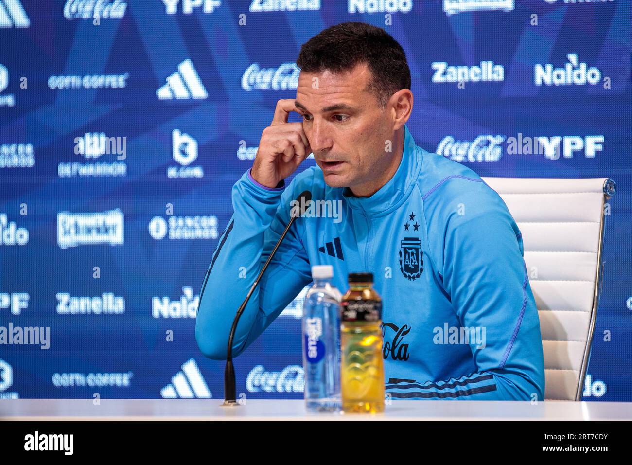 Lionel Scaloni press conference Stock Photo - Alamy