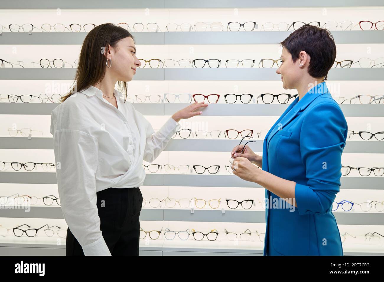 Optical dispenser hi-res stock photography and images - Alamy