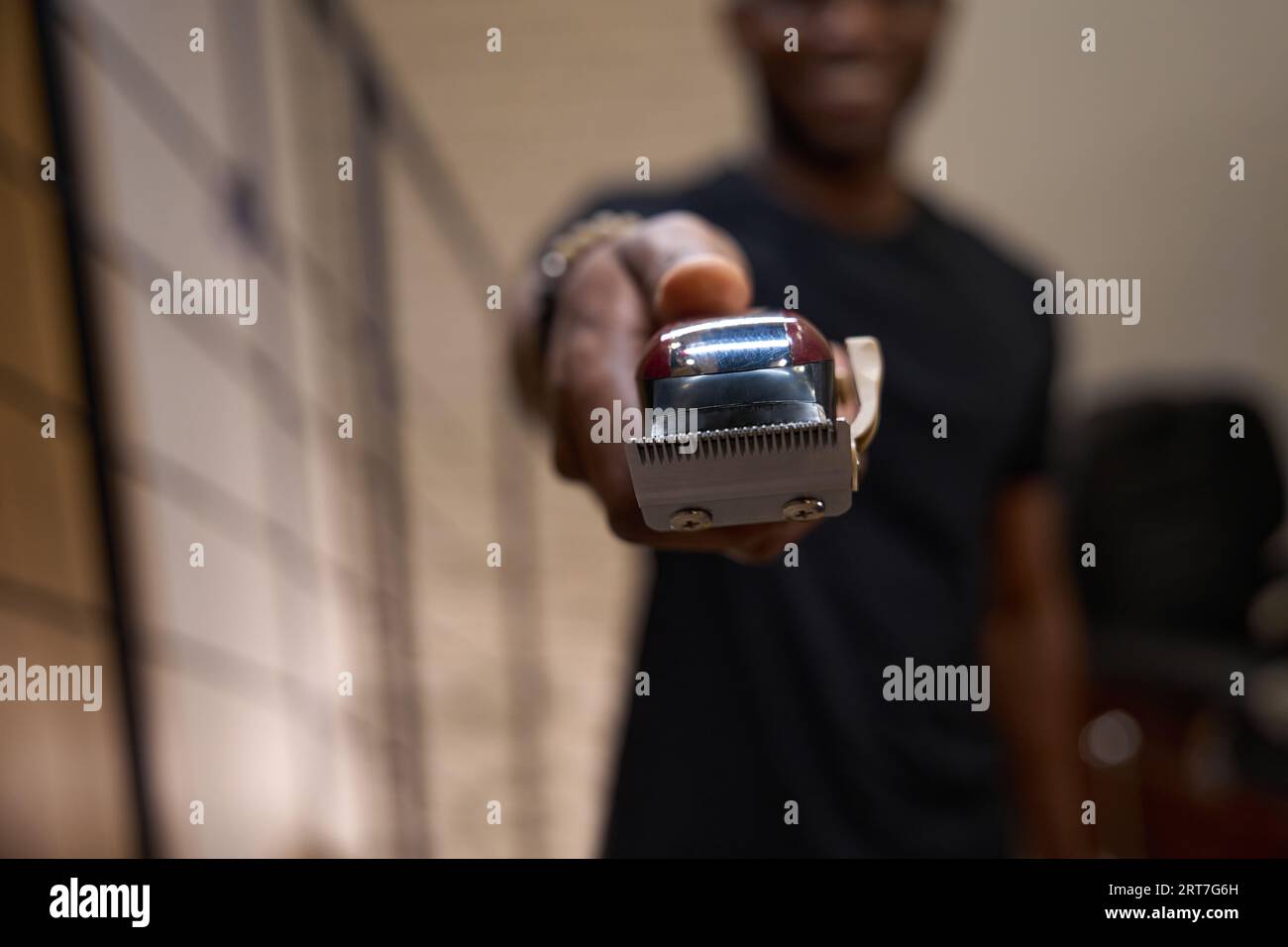 African american barber cuts hi-res stock photography and images - Alamy
