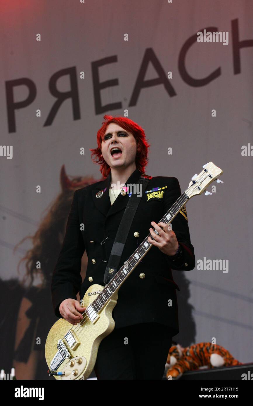 Manic street preachers glastonbury hi-res stock photography and images ...