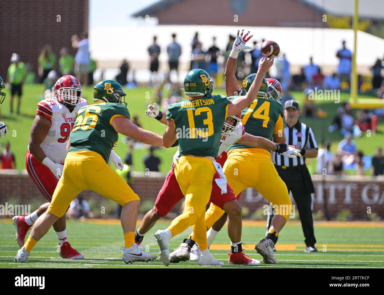 September 9 2023: Utah Utes defensive end Van Fillinger (7) pressures ...
