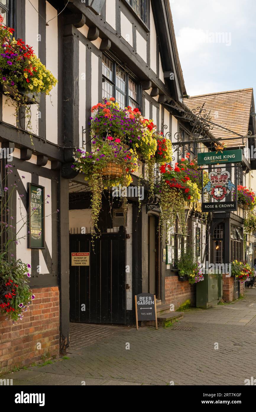 The Rose and Crown pub on Sheep Street, Stratford on Avon,Warwickshire ...