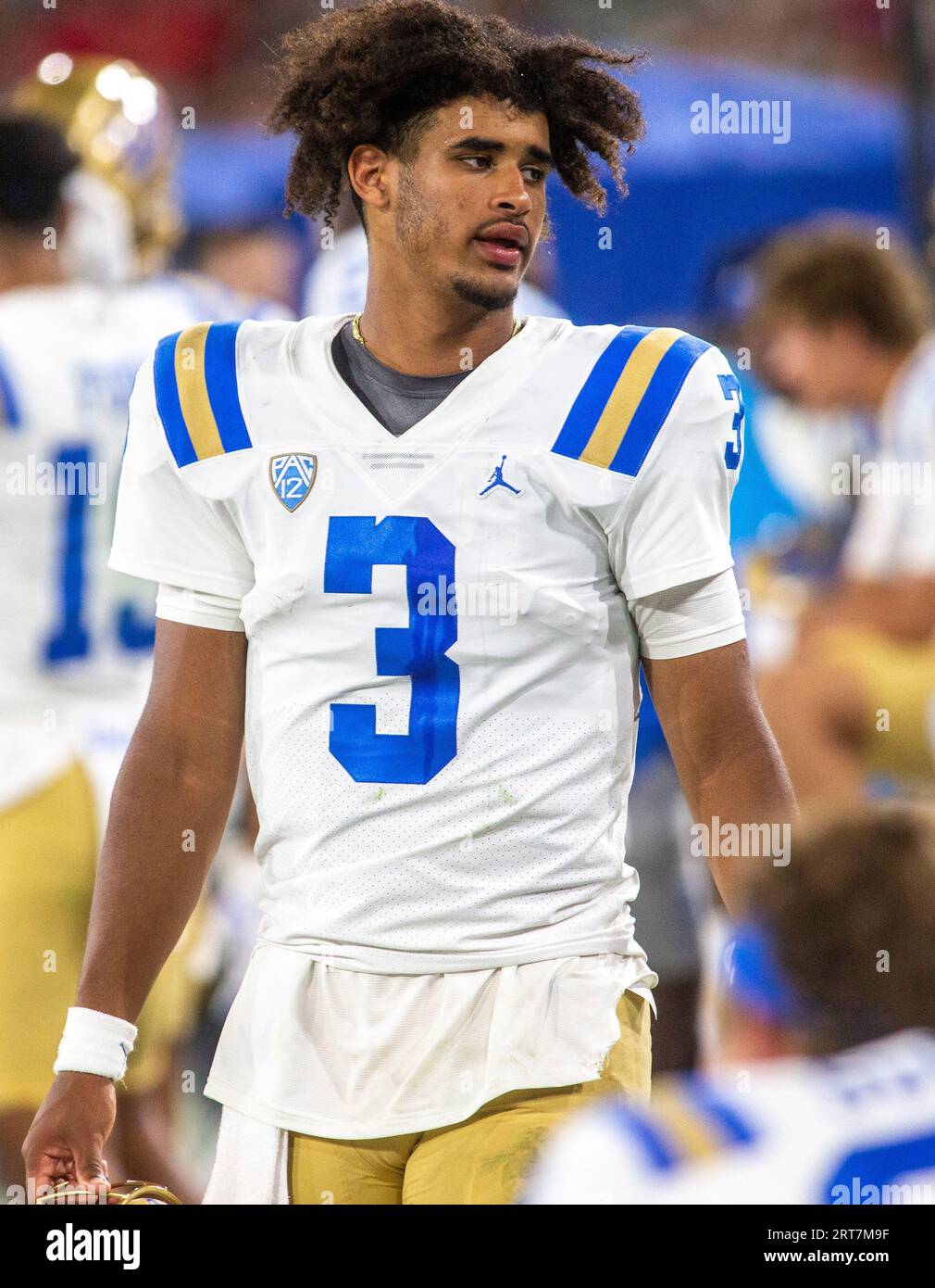 SAN DIEGO, CA - SEPTEMBER 09: UCLA quarterback Dante Moore (3) without ...