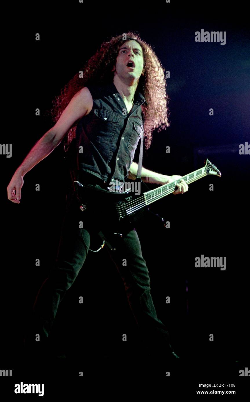 Marty friedman photographs 1995 hi-res stock photography and images - Alamy