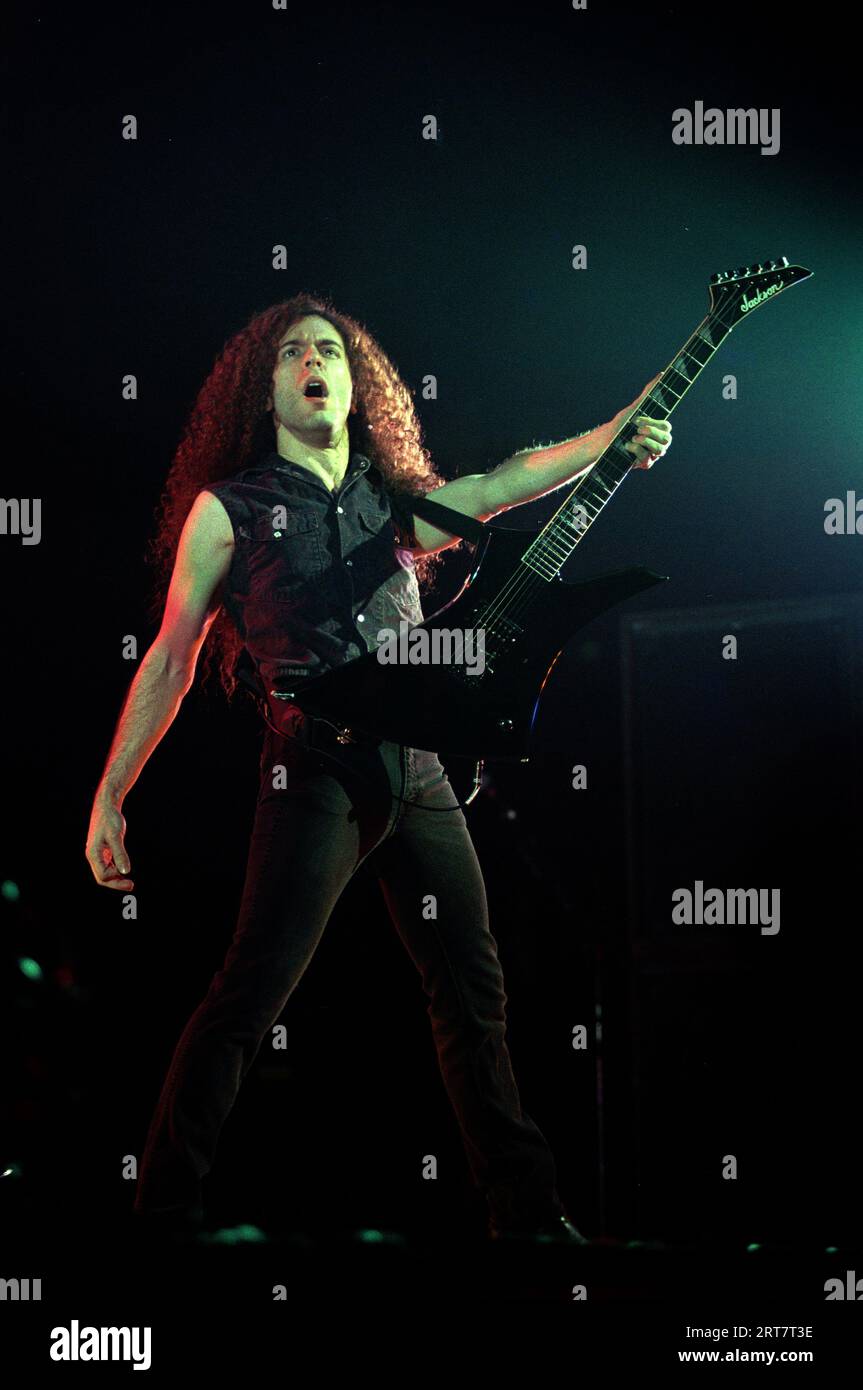 Marty friedman photographs 1995 hi-res stock photography and images - Alamy