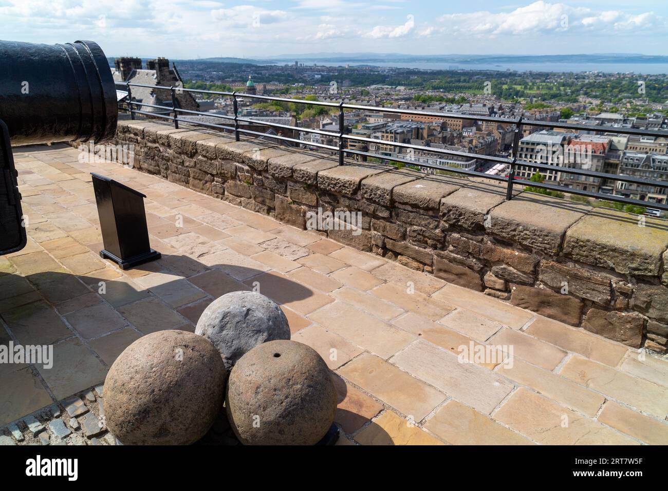 Mons Meg Canon, Edinburgh Castle, Edinburgh, Scotland Stock Photo - Alamy
