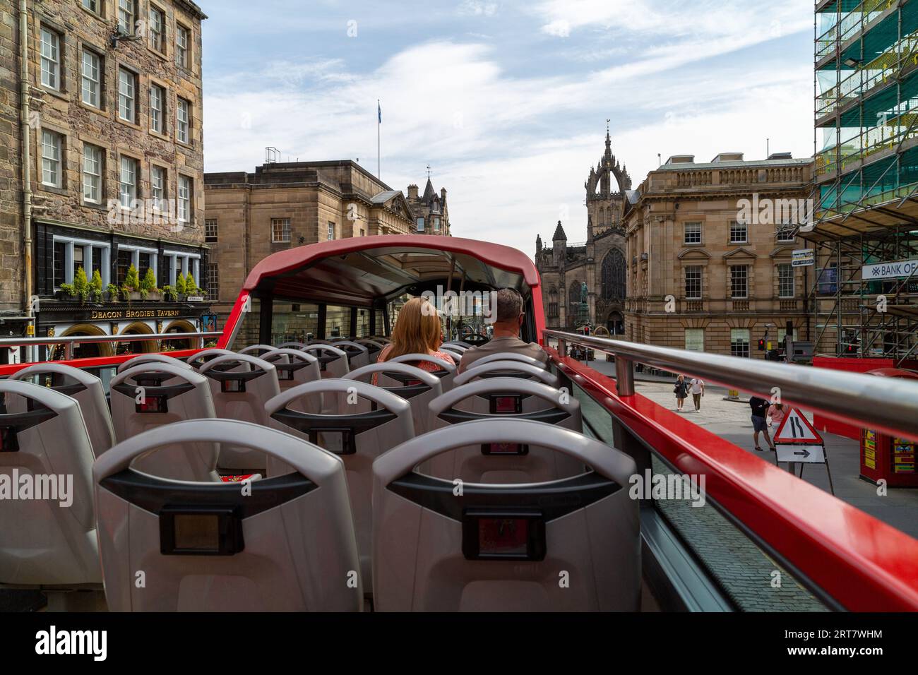 Edinburgh scotland open top bus hi-res stock photography and images - Alamy