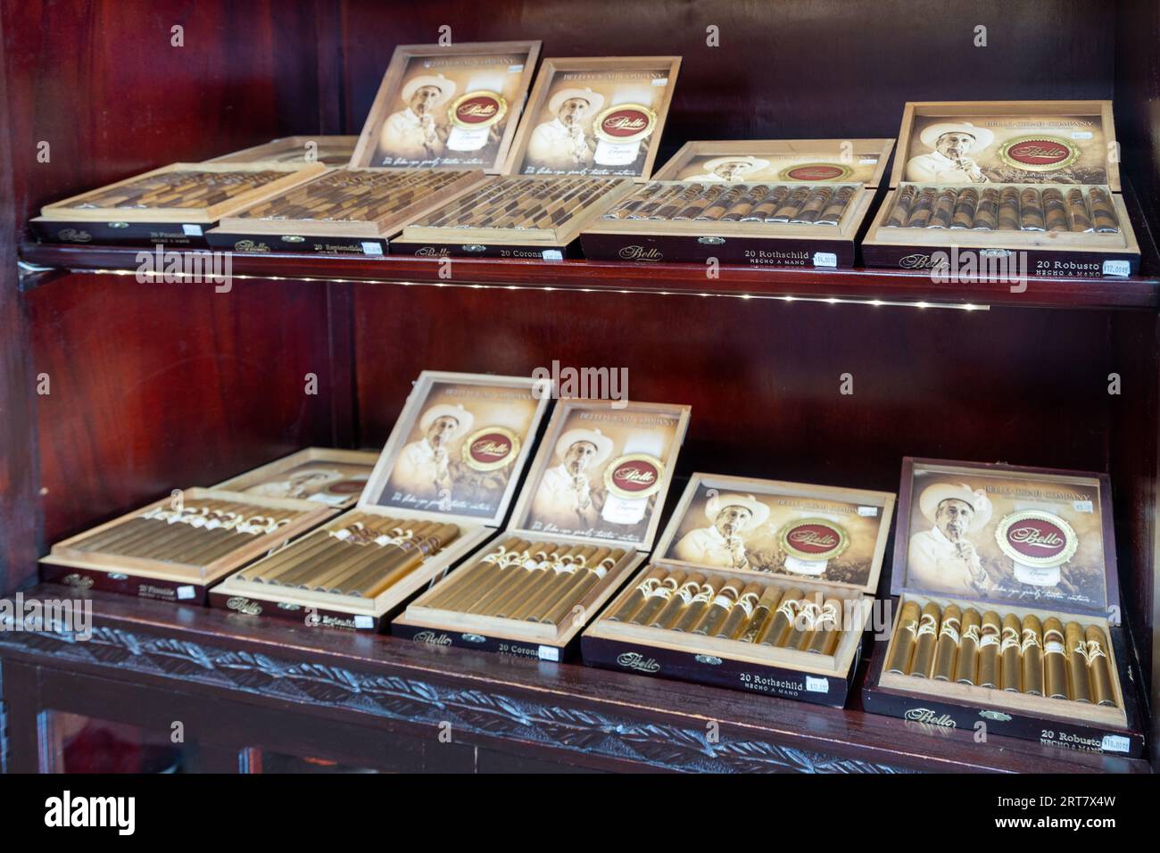 Miami, Florida - August 25th, 2023: Cuban cigar shop along the Calle ...