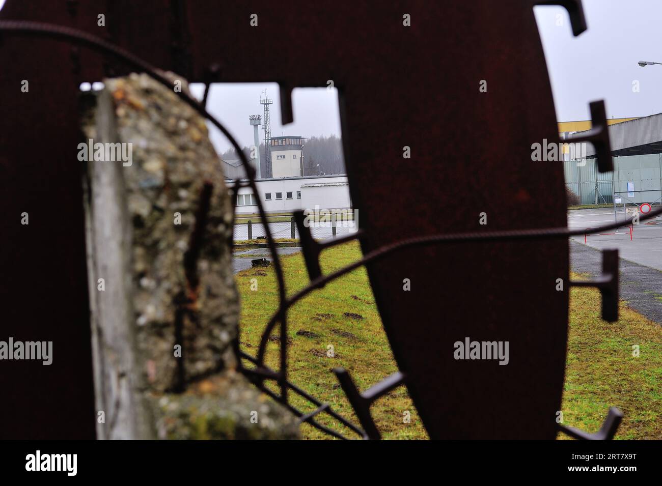 border, border checkpoint helmstedt-marienborn, crossing, ddr ...