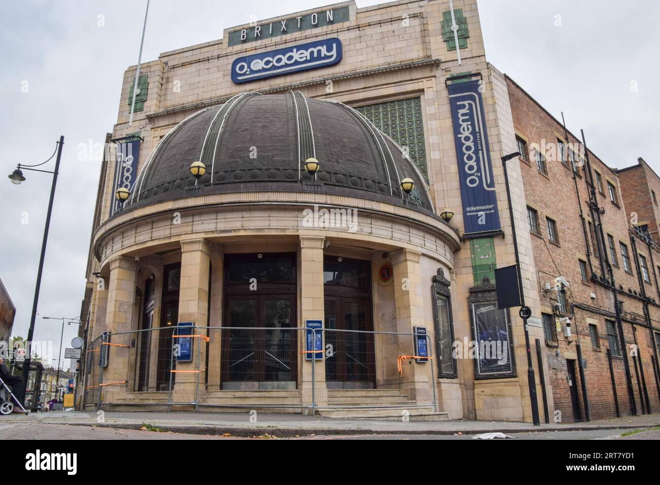 Lambeth council logo hi-res stock photography and images - Alamy