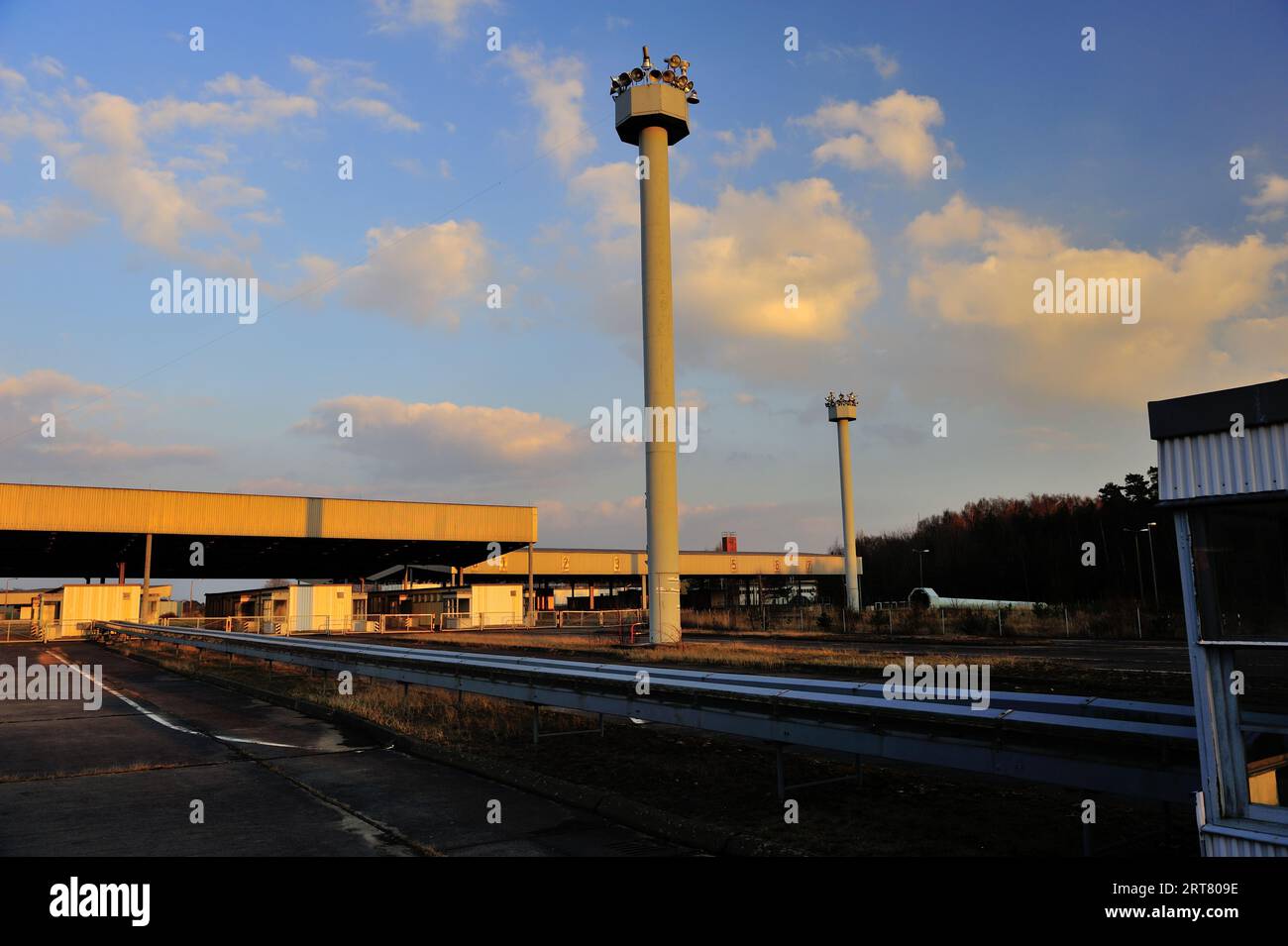 border, border checkpoint helmstedt-marienborn, crossing, ddr ...