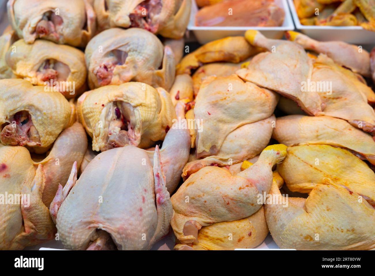 Whole chicken in fresh poultry department Stock Photo - Alamy