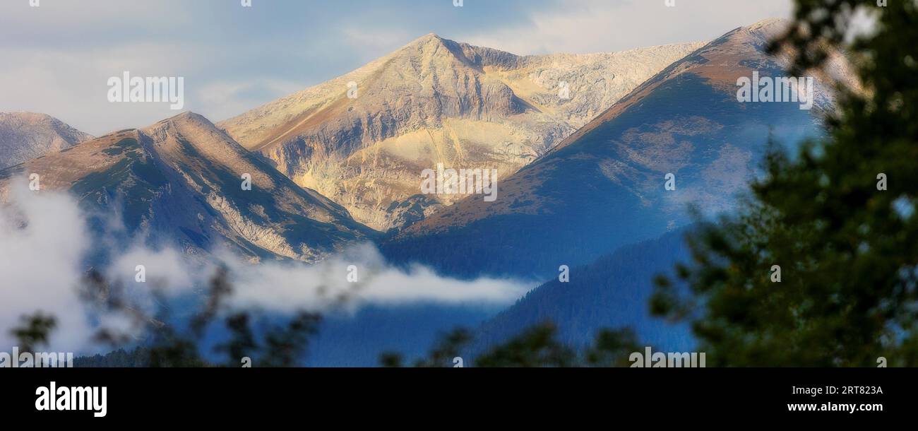 Pirin mountains, Bulgaria summer banner landscape, view from Bansko ...