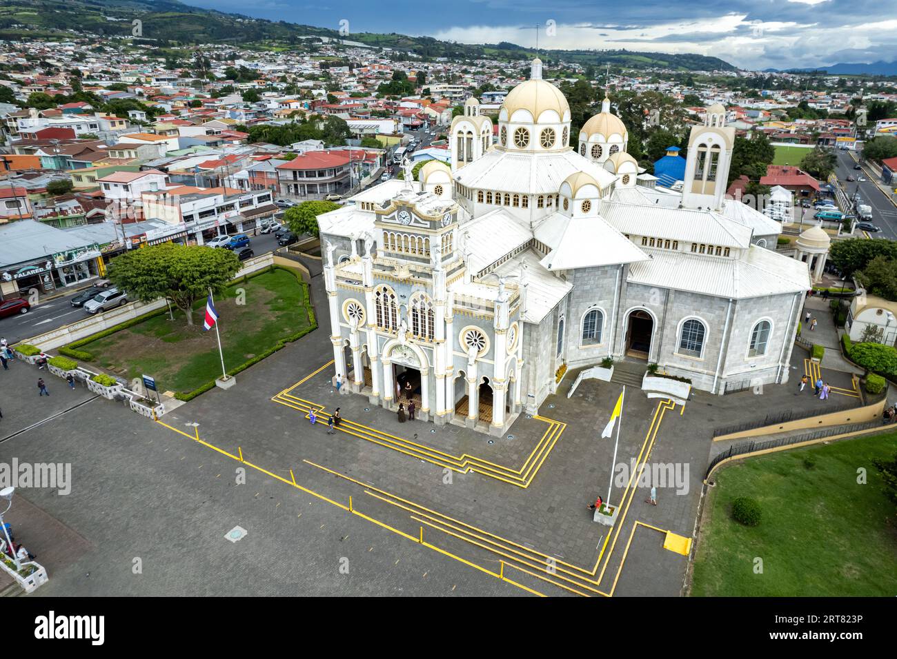 The beautiful Basilica of Our Lady of the Angels in Cartago Costa Rica ...