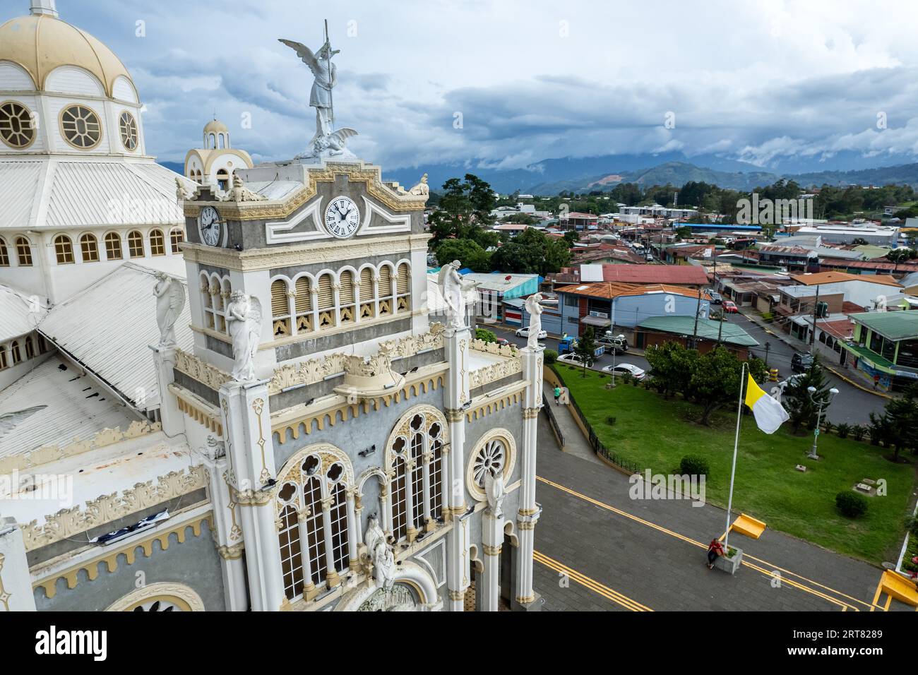 The beautiful Basilica of Our Lady of the Angels in Cartago Costa Rica ...