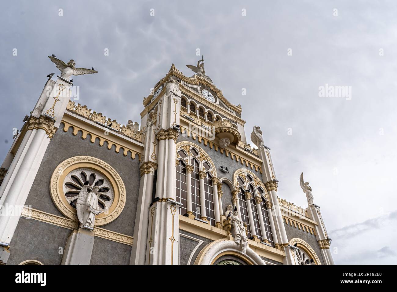 The beautiful Basilica of Our Lady of the Angels in Cartago Costa Rica ...