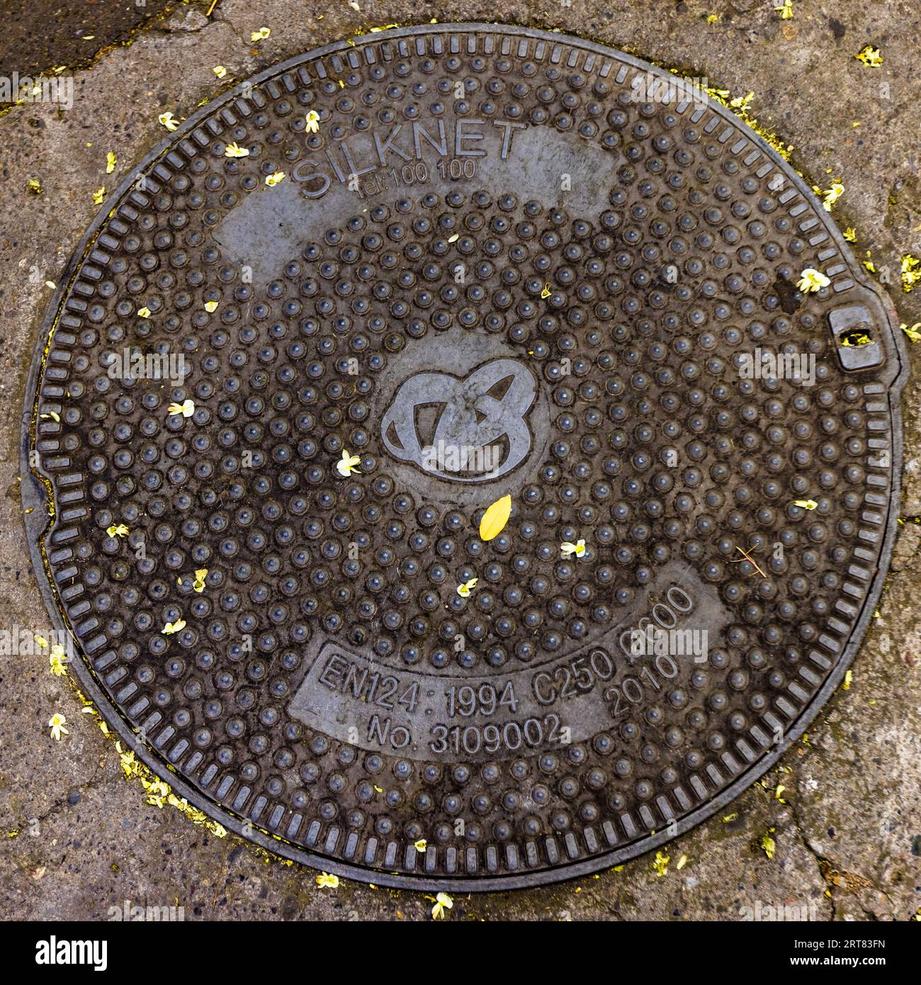 Communication manhole cover hi-res stock photography and images - Alamy