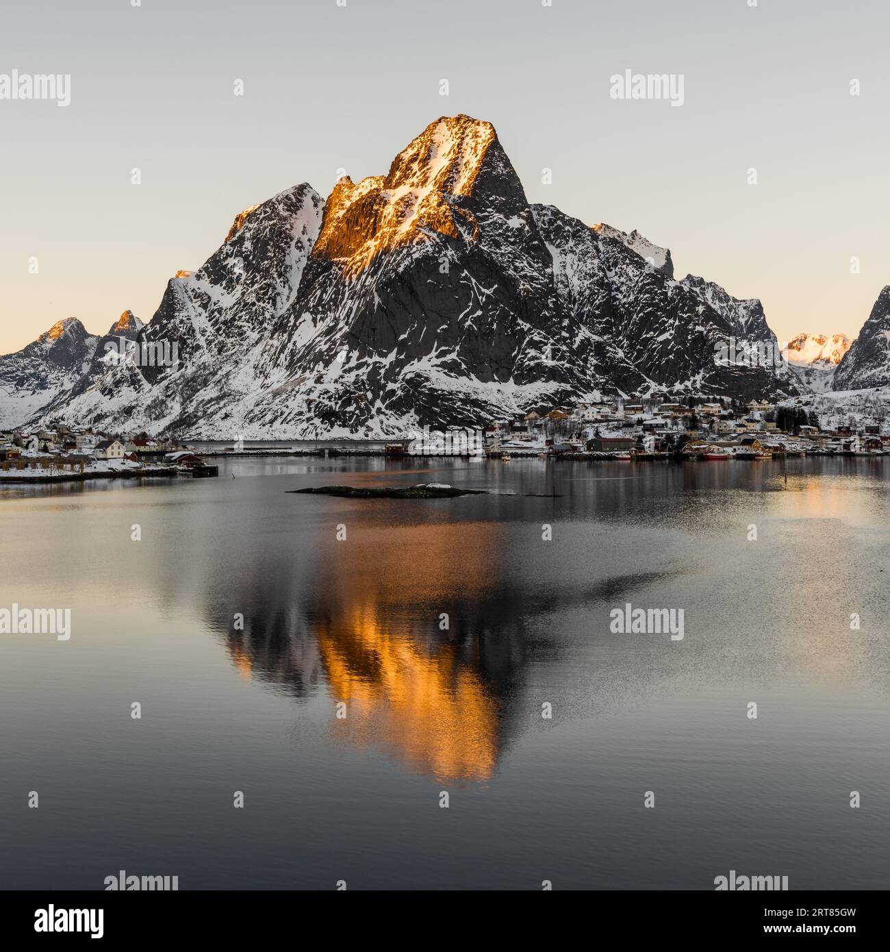 The small fishing village Reine on the Lofoten islands in Norway in ...