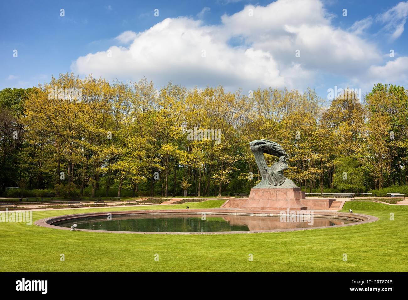 Royal Lazienki Park in spring and Fryderyk Chopin Monument in Warsaw ...