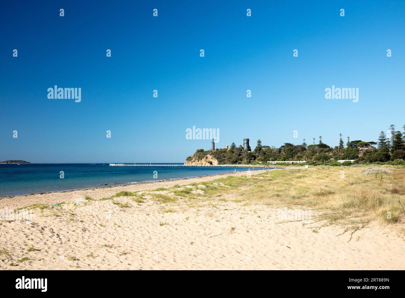 Queenscliff main beach on a summer's day on the Bellarine Peninsula ...