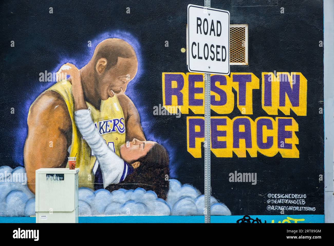 Mural of Kobe Bryant and daughter Gianna "Gigi" Bryant in Venice Beach ...