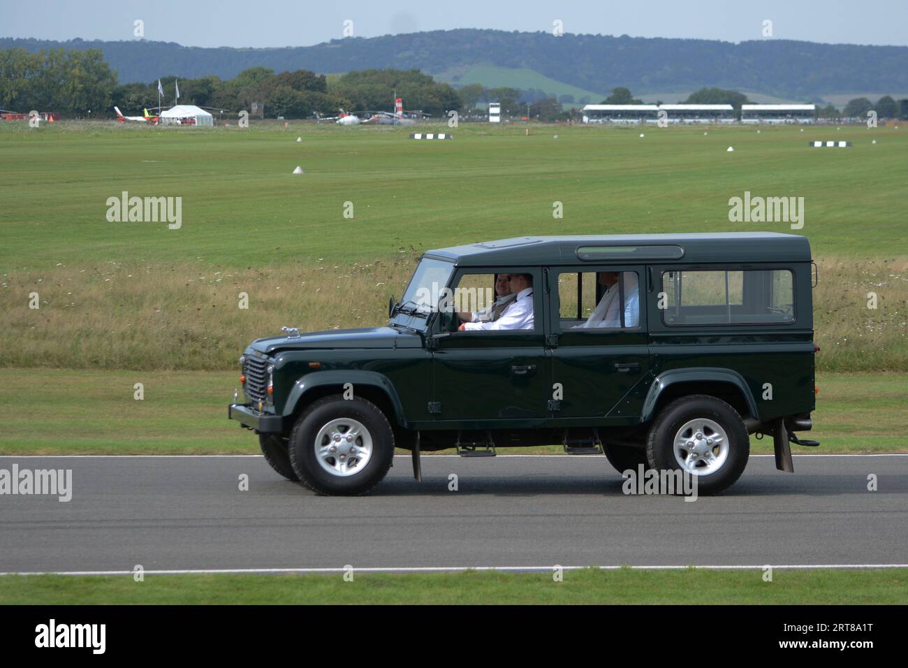 Land Rover Defender 110 V8 - official vehicle of HM Queen Elizabeth II ...