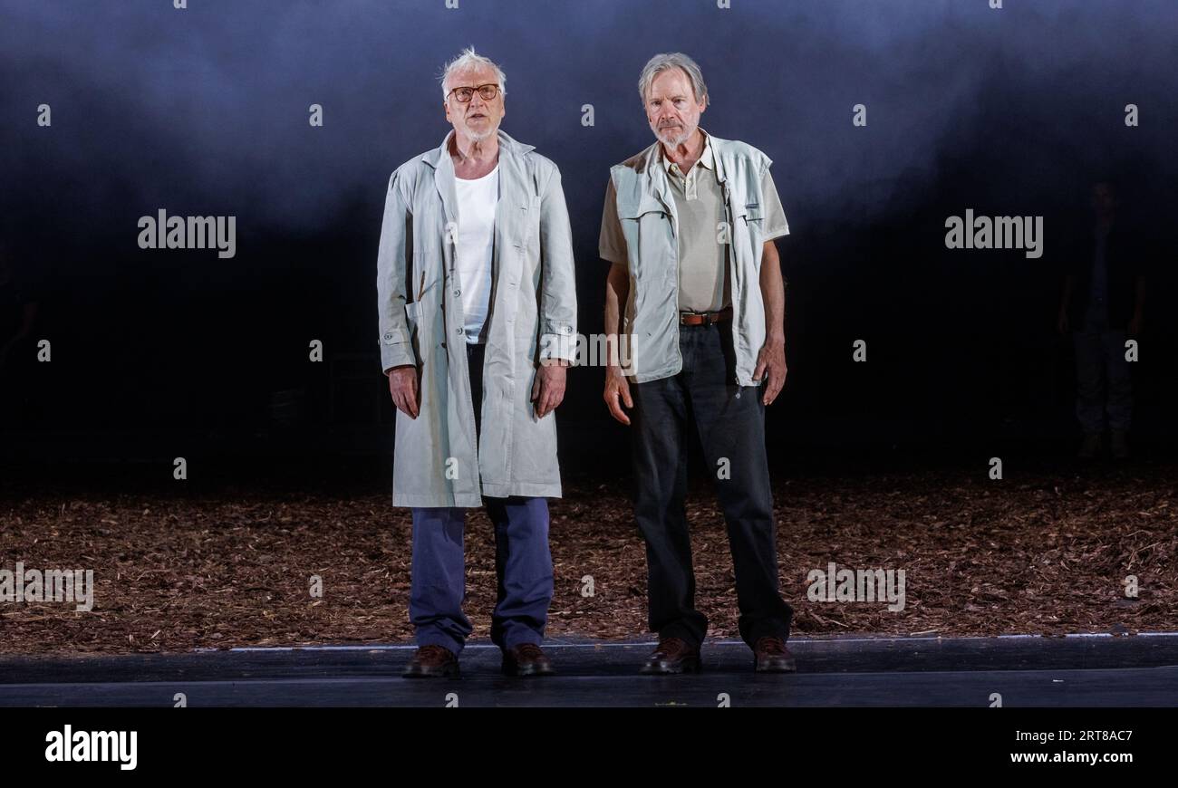 Hamburg, Germany. 11th Sep, 2023. Actors Ernst Stötzner (l) and Michael ...