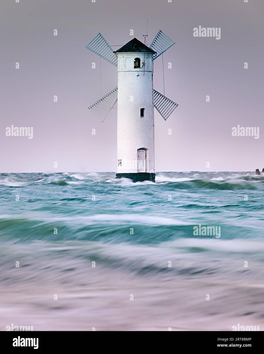 Bad weather lighthouse hi-res stock photography and images - Alamy