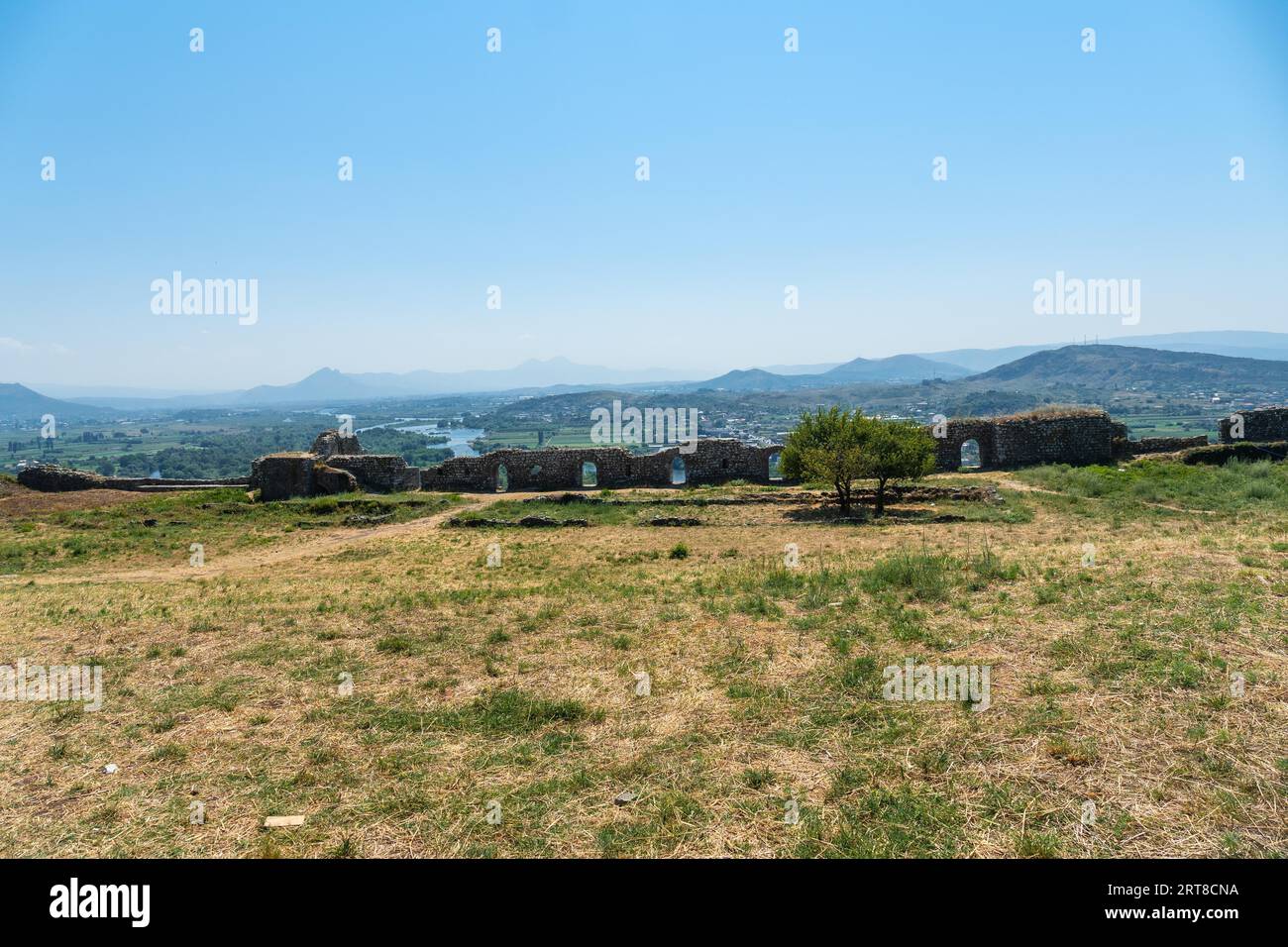 Visiting the walls of Rozafa Castle and its citadel in the city of ...