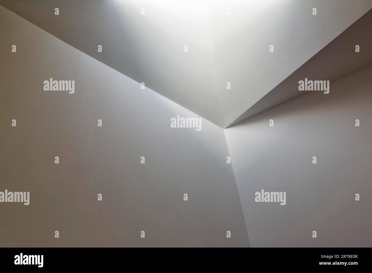 Modern architecture without right angles, ceiling construction ...