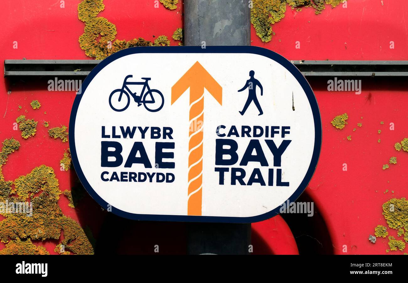 Cardiff bay trail sign hi-res stock photography and images - Alamy