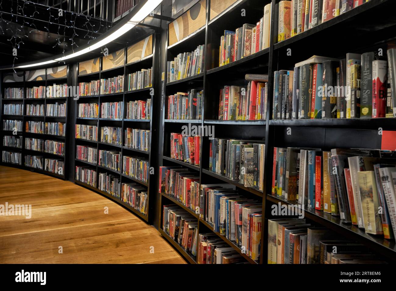 The modern library of Birmingham, Library of Birmingham interior ...